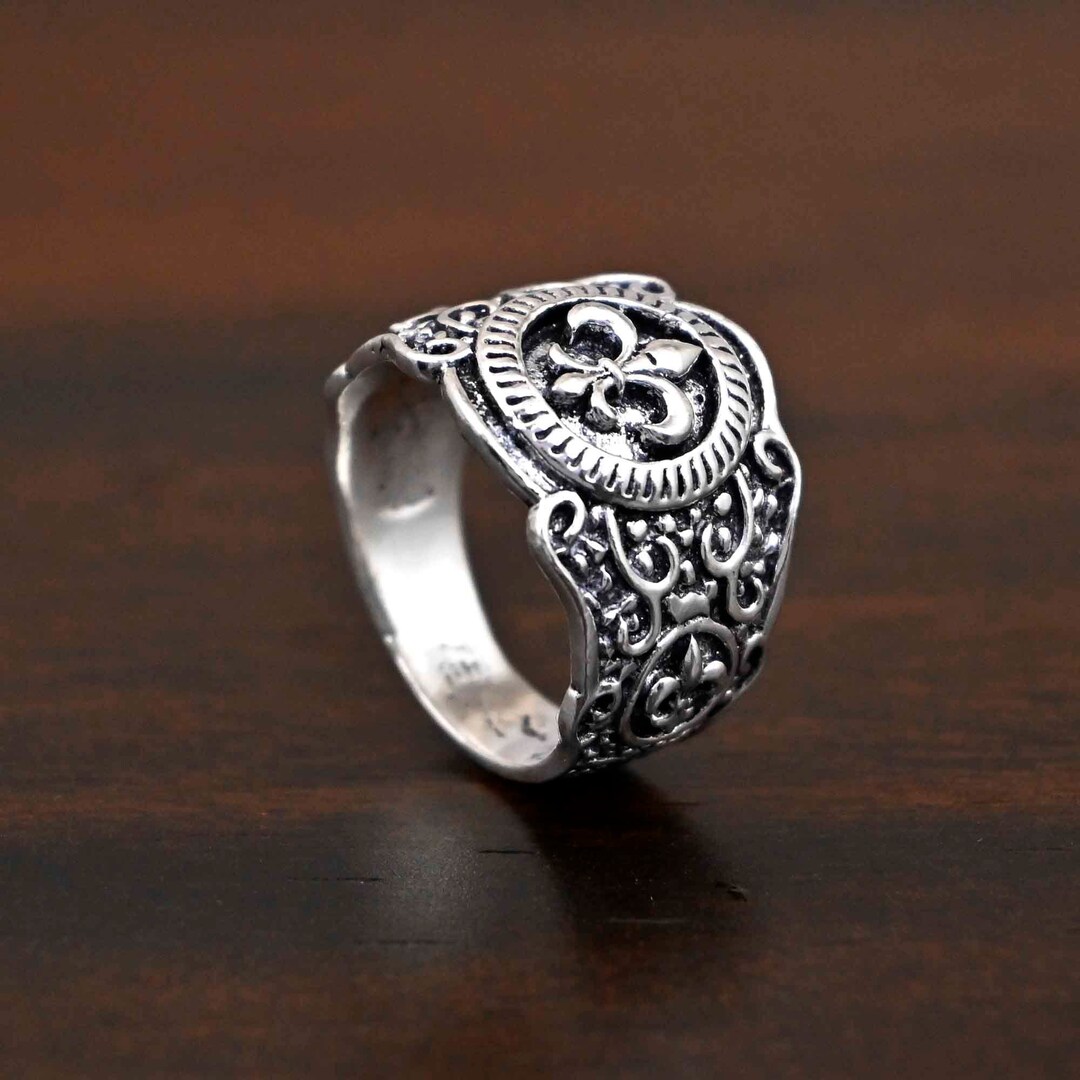 Silver Fleur De Lis Signet Ring - French Lily Flower - Etsy