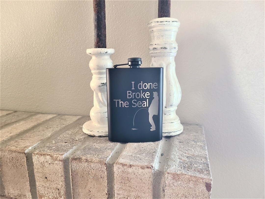 Funny Peeing Guy 8 Oz Black Hip Flask Party Favor Party Flask Whiskey ...