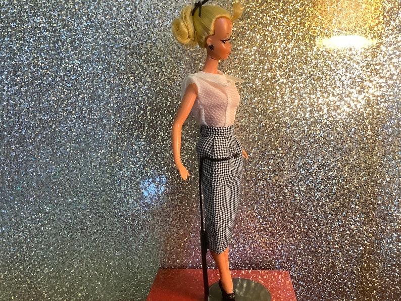 Small and Large Bild Lilli Doll the Librarian - Etsy