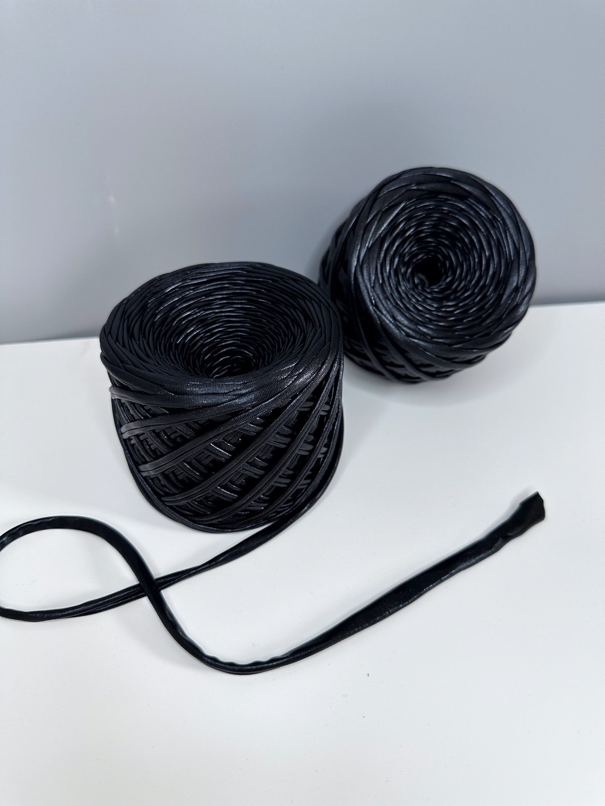 Metallic BLACK Yarn Premium Glossing Thread Knitting Yarn - Etsy