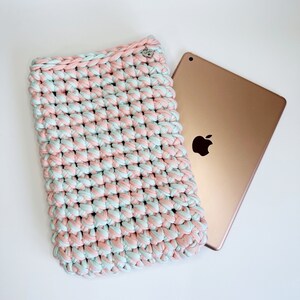 EASY Crochet Laptop, iPad Sleeve Video Tutorial - Beginner Friendly ...