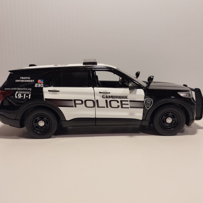 Cambridge Police Car 2022 Ford Interceptor Model Car Diecast 1:24 Scale ...