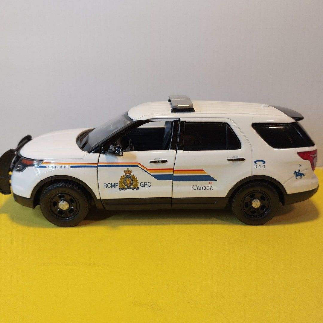 RCMP Grc Canada Police Car 2015 Ford Interceptor Utility Diecast 1:24 ...