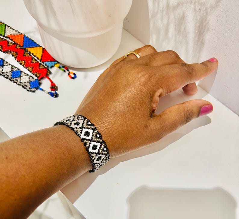 Handmade Beaded Bracelet Made in Kenya/ Unisex Handmade Brcelet ...