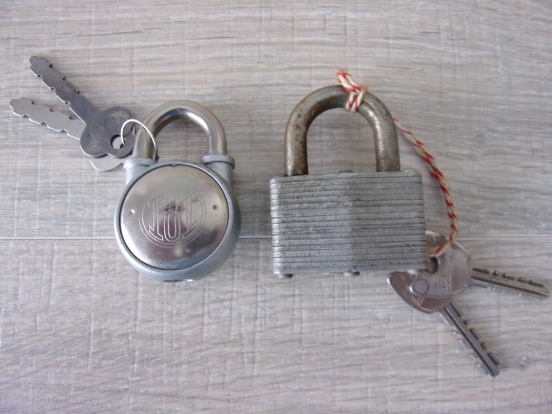 Two Vintage Padlocks 101 Lock Master Lock Double Set With Two Keys - Etsy