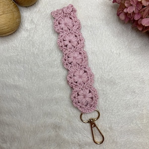 Crochet Pattern Wristlet, Keychain Buttercup, English (US Terms ...