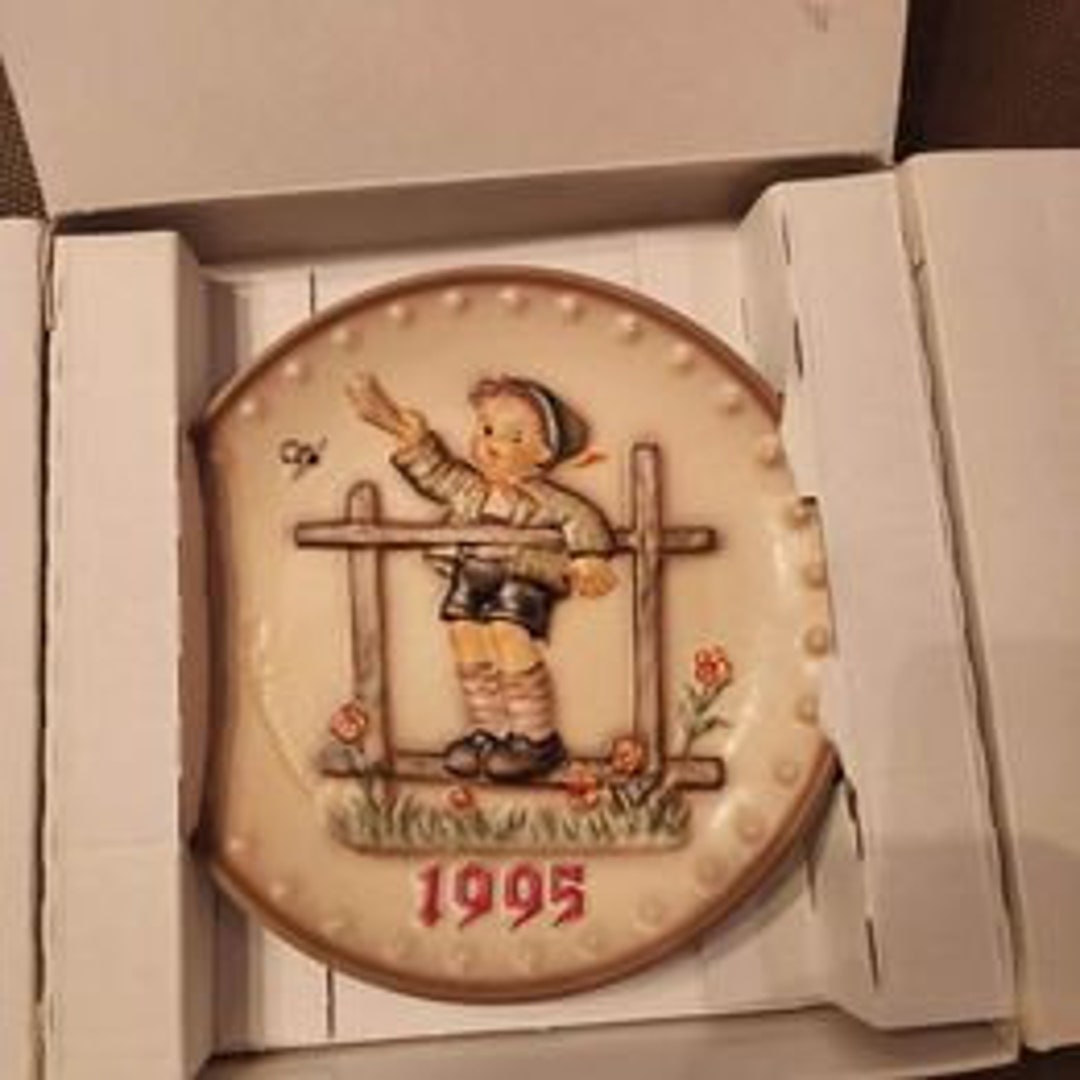 M. J. Hummel 1995 Vintage Plate - Etsy