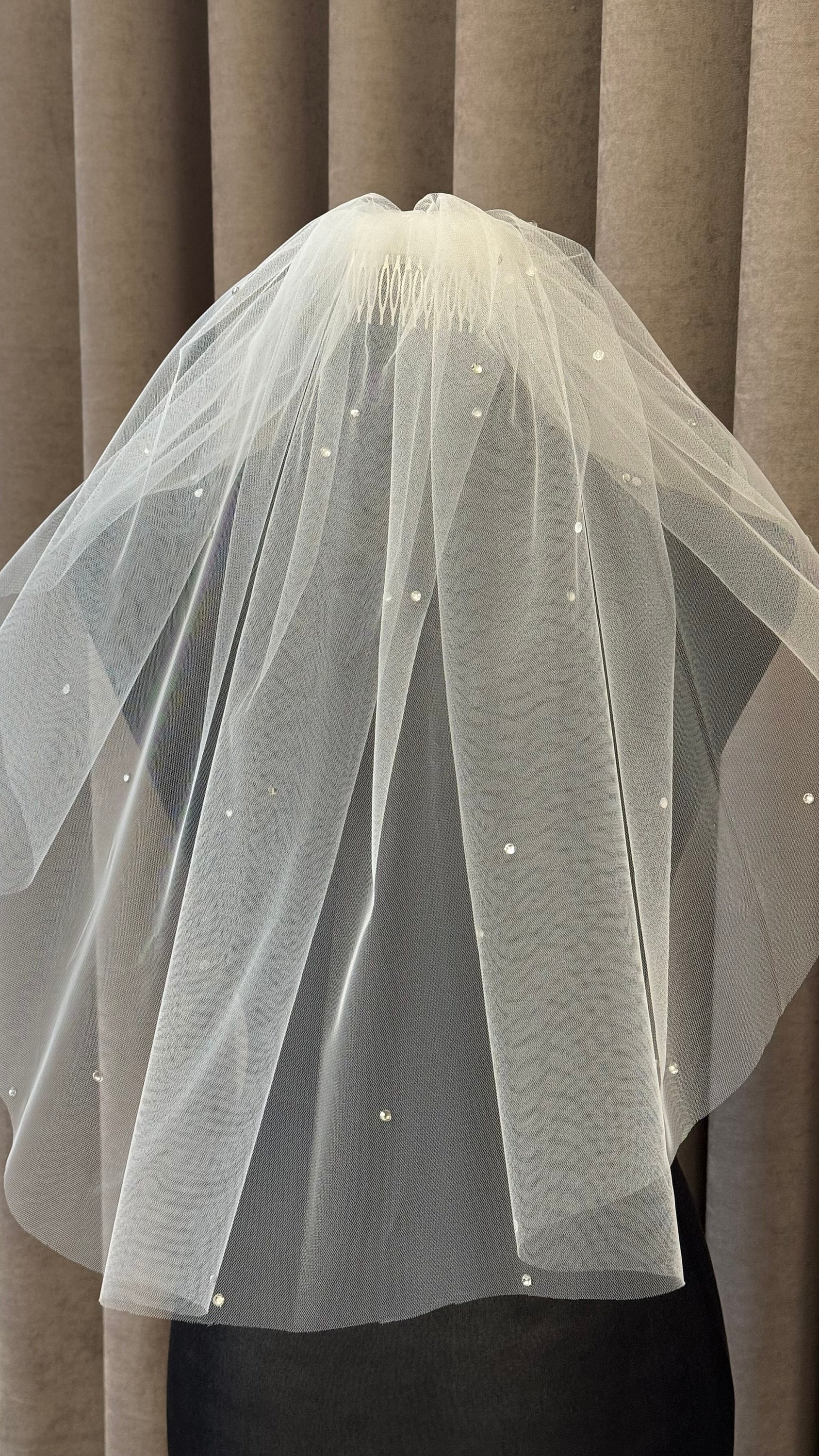 Short Wedding Veil, Bachelorette Party Veil With Rhinestones, Mini Veil ...