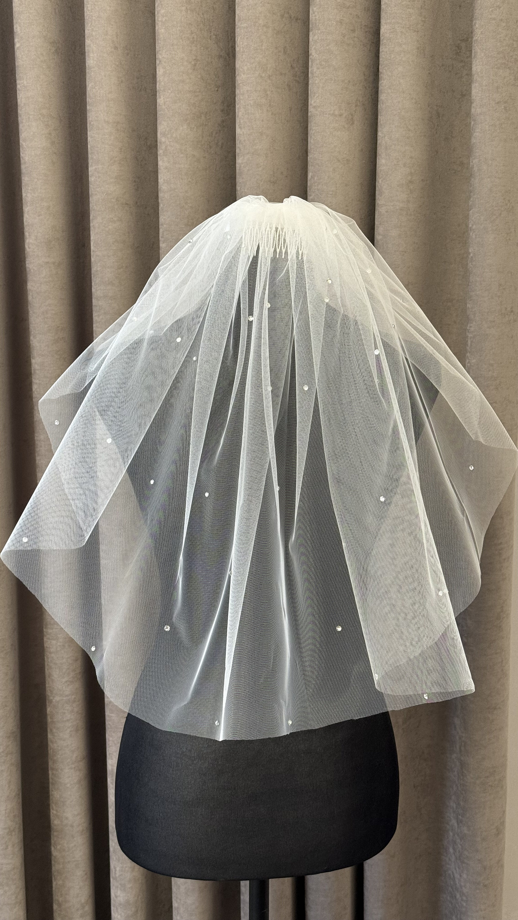 Short Wedding Veil, Bachelorette Party Veil With Rhinestones, Mini Veil ...