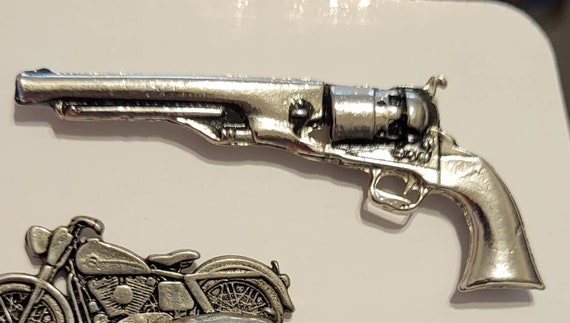 Vintage Enamel Pins // Set of 4 // Big Revolver Gun /… - Gem