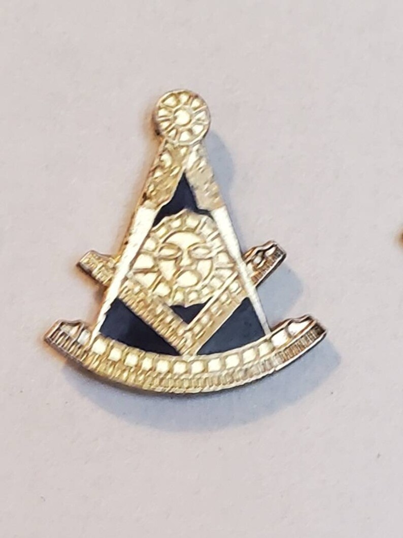 Vintage Enamel Pins // Masonic Temple // Freemasons // the Square and ...