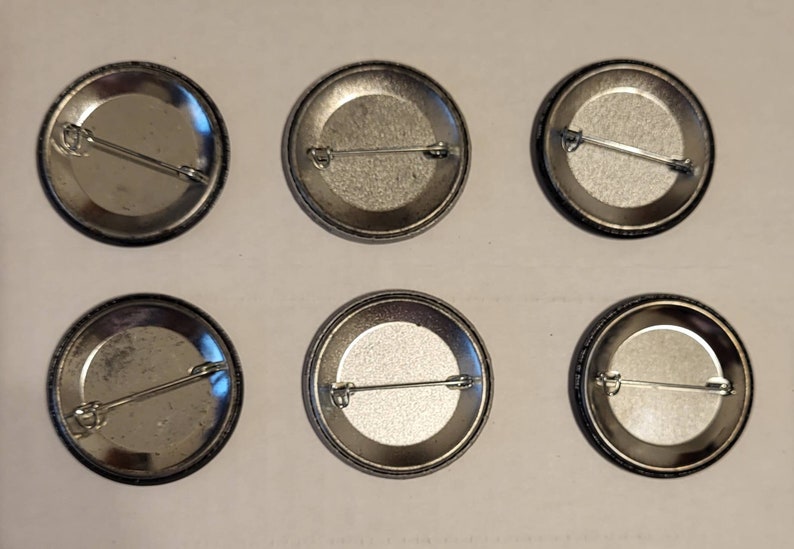 Vintage Pin Backs Buttons // Lot of 40 // Garfield Las Angeles Raiders ...