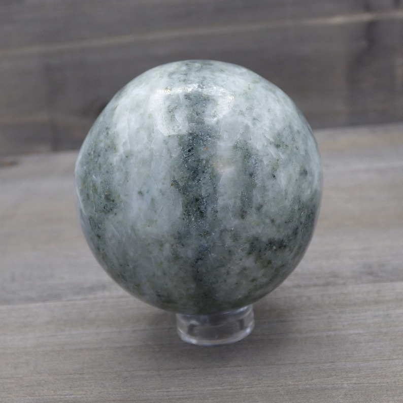 Small Serpentine Sphere - White & Green. Bastite, Bowenite, Verd ...