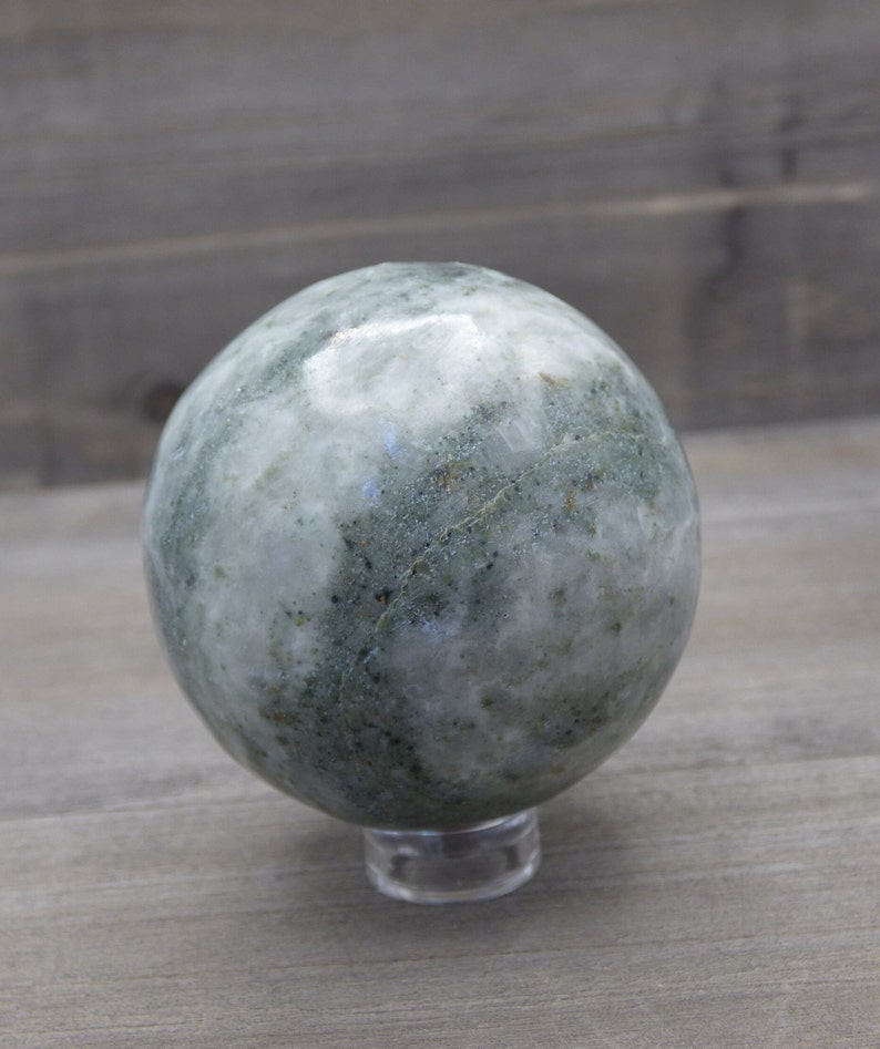Small Serpentine Sphere - White & Green. Bastite, Bowenite, Verd ...