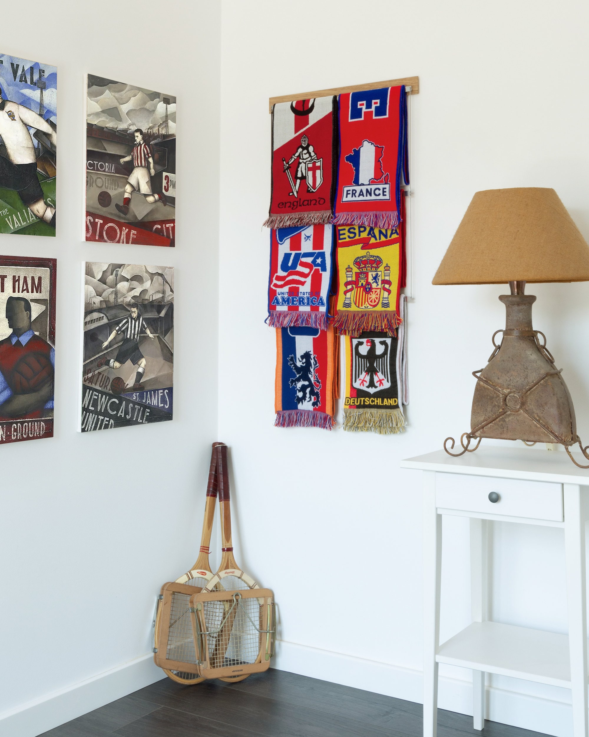 Sport Scarfs Display Rack Football Soccer Scarves Display Holder ...