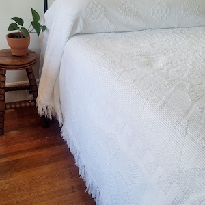 Vintage Bates of Maine Cotton Chenille Coverlet Bedspread Comforter ...