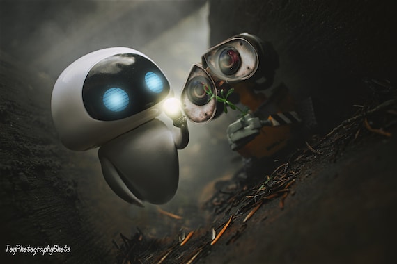Wall E Eve Wallpaper