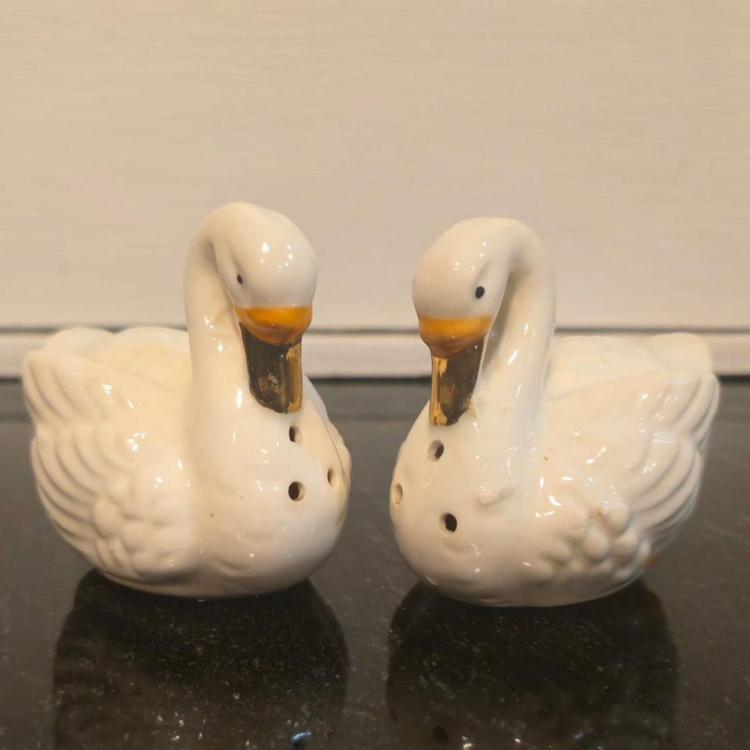 Vintage Swan Salt Pepper Set White Bird Shakers Retro Kitchen Japan ...
