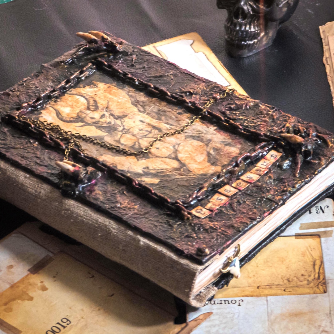 Grimoire Journal: Gothic Skull Spellbook for Witchcraft, Dark Fantasy ...