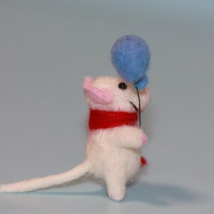 Needle Felted Mouse With Balloon: Miniature Woolen Dollhouse Figurine ...