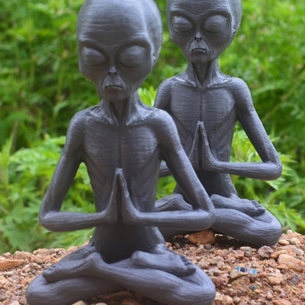 Alien Garden Statue - Etsy