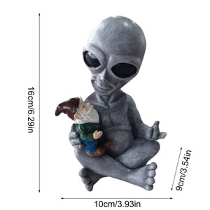 Alien and Gnome Garden Statue Funny Garden Gnome Resin Meditating Alien ...