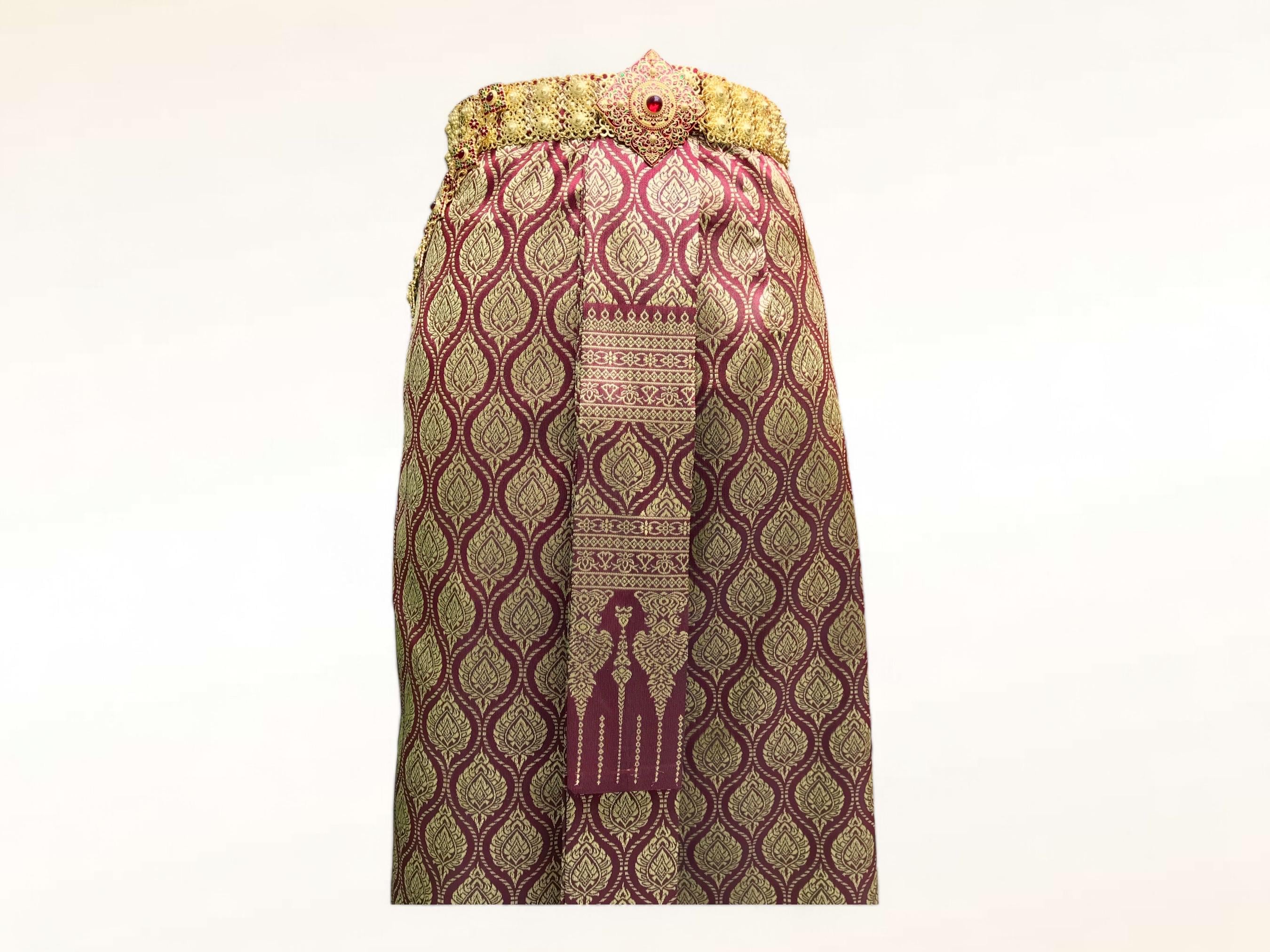 Elegant Thai Traditional Sarong Set: Tailored Waist 20-45 Inches ...