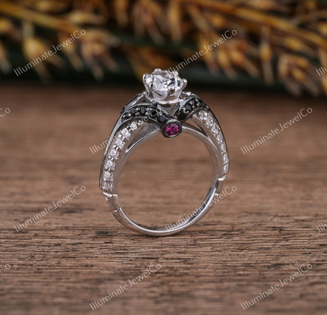 Enchanted Villains Evil Queen Ring, Handmade Jewellery, Oval Lab ...