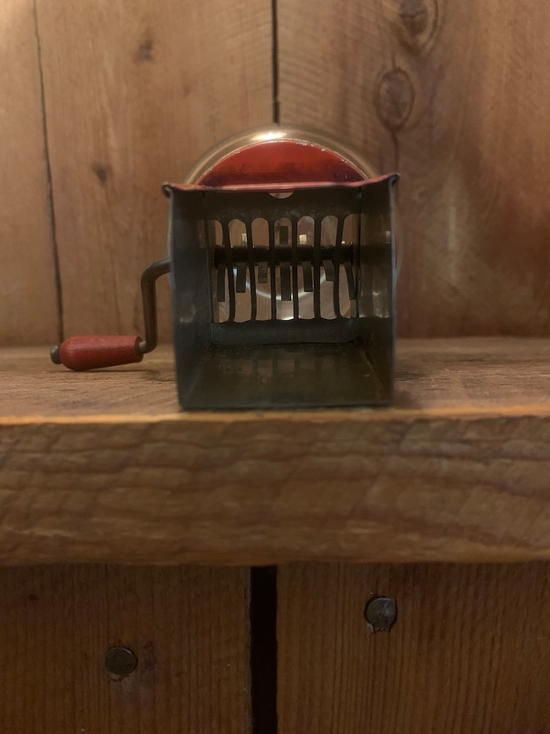 Vintage Walnut Grinder Old Fashioned Walnut Grinder 1950s Era Nut ...