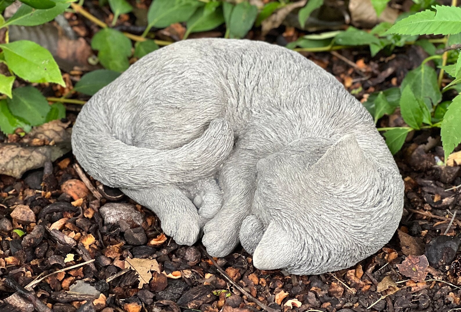Realistic Cat Statue Concrete Curled Cat Sculpture Unique Cat Loss ...
