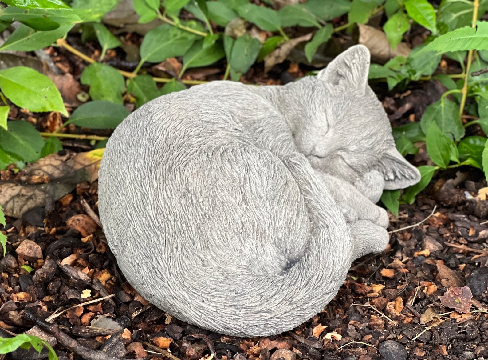 Realistic Cat Statue Concrete Curled Cat Sculpture Unique Cat Loss ...