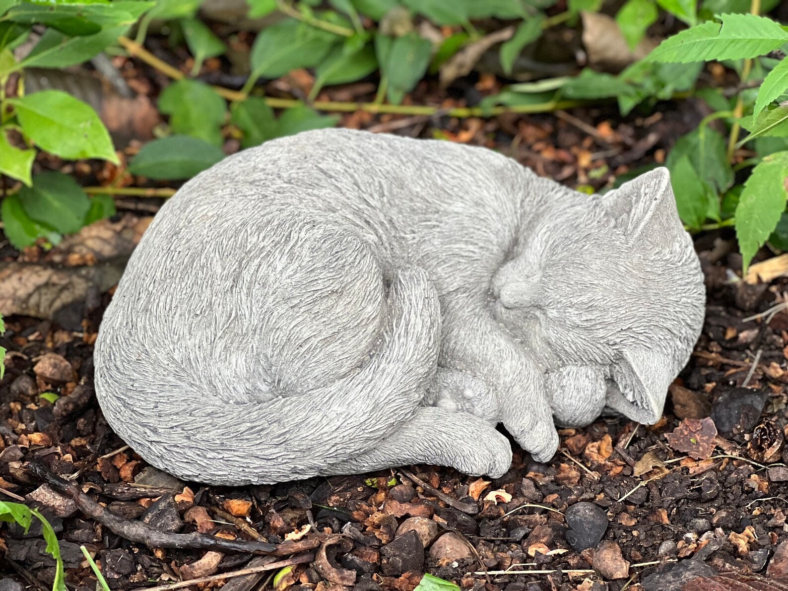 Realistic Cat Statue Concrete Curled Cat Sculpture Unique Cat Loss ...