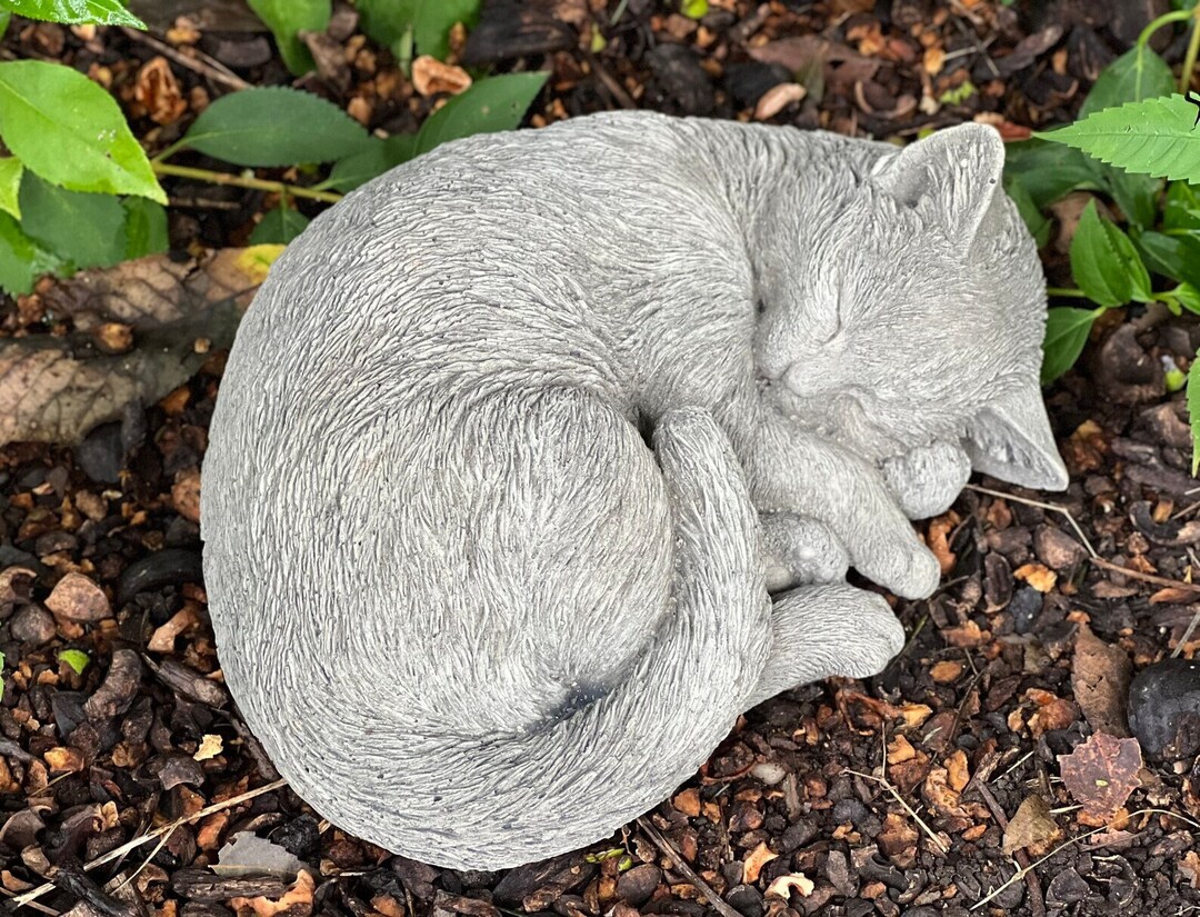 Realistic Cat Statue Concrete Curled Cat Sculpture Unique Cat Loss ...