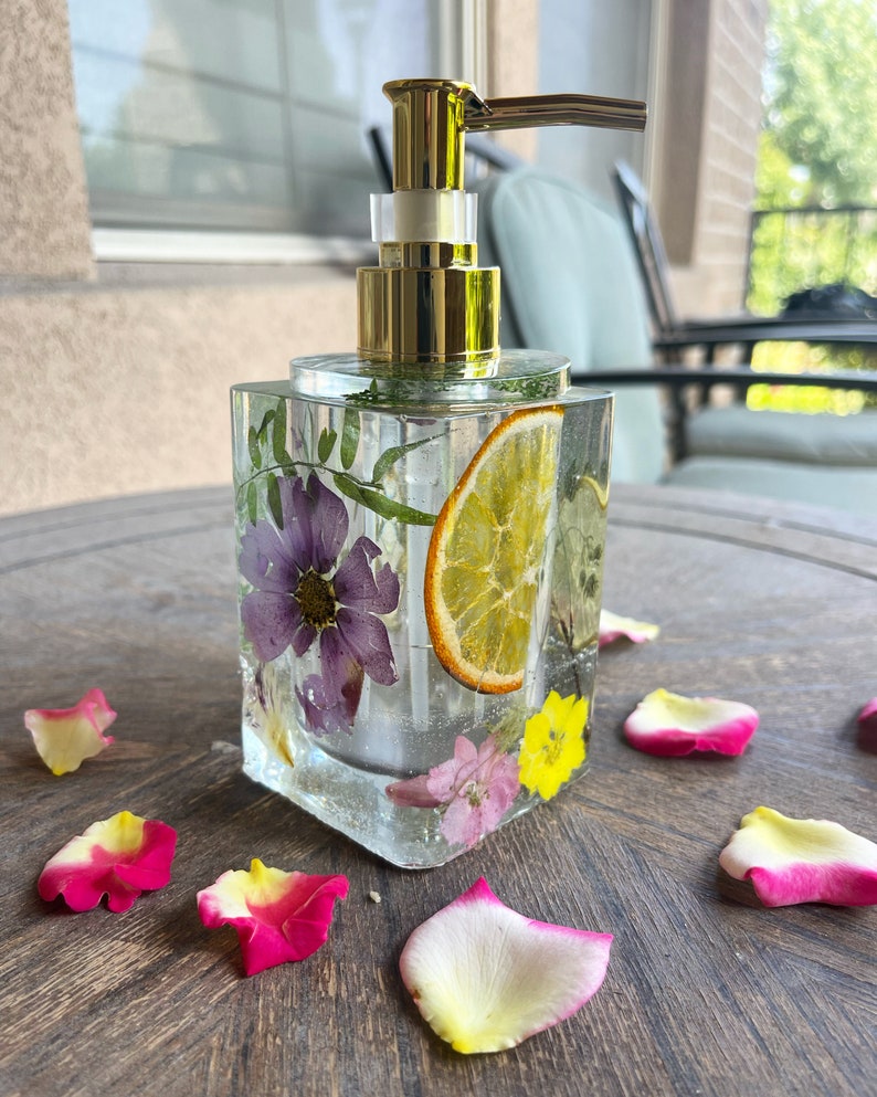 Resin Soap Dispenser, Resin Pressed Flower Soap Dispenser, Soap ...