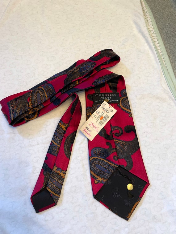 New old stock Paisley Countess Mara 100% silk Necktie - Gem