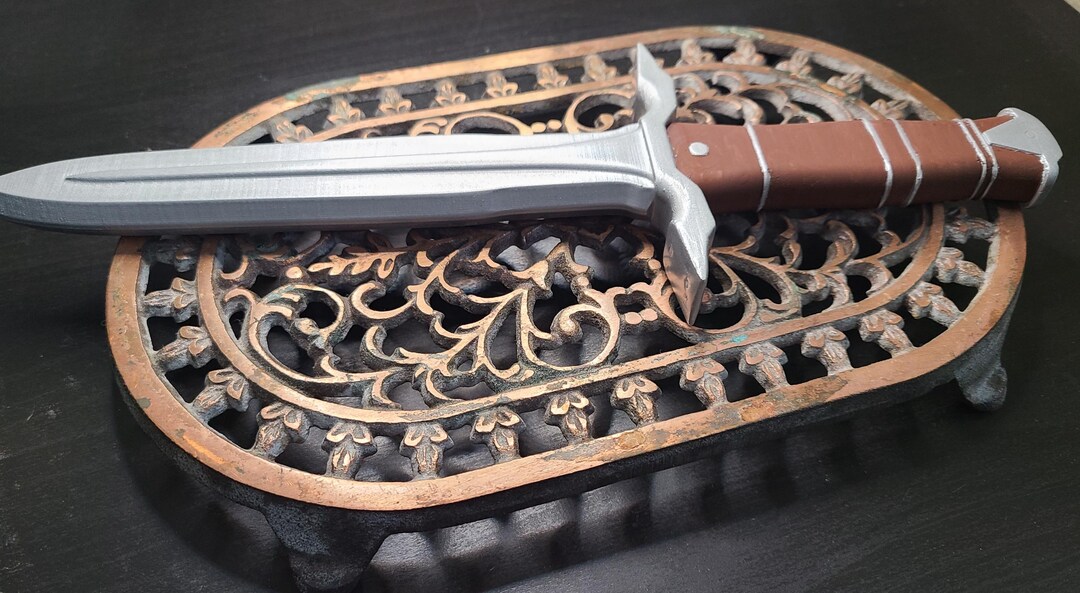 Skyrim Iron Dagger Replica, Fantasy Game Decor, Gamer Gift, Geeky ...