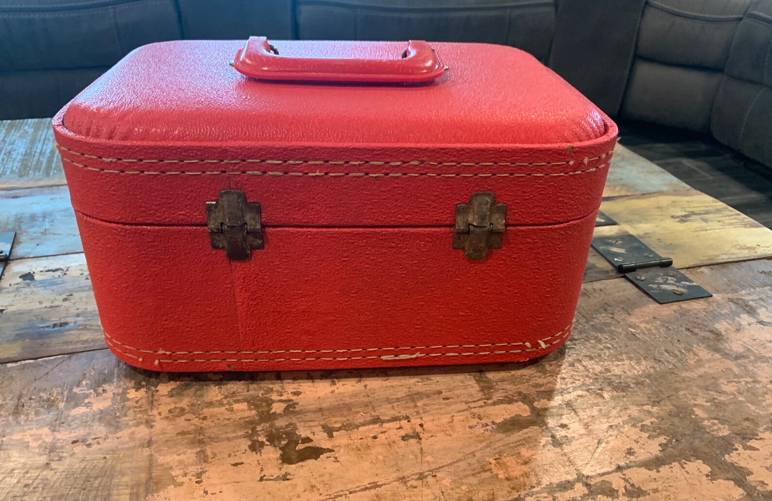 Vanity Speaker- Boom Box- Vintage Vanity Suitcase Speaker Box- Upcycled ...