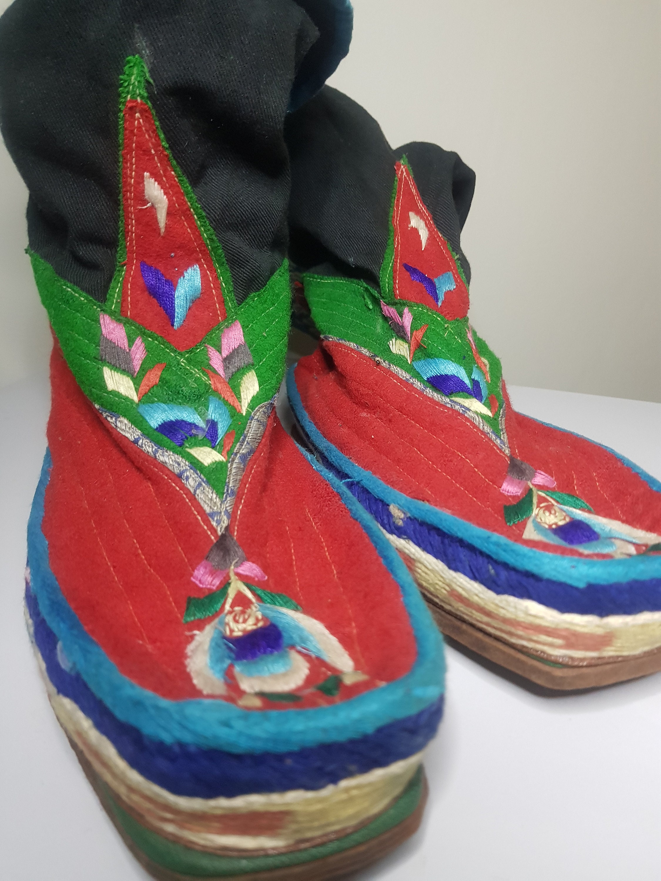 VINTAGE Boots Tibetan, Traditional Tibet Boots Collectibles Rare ...