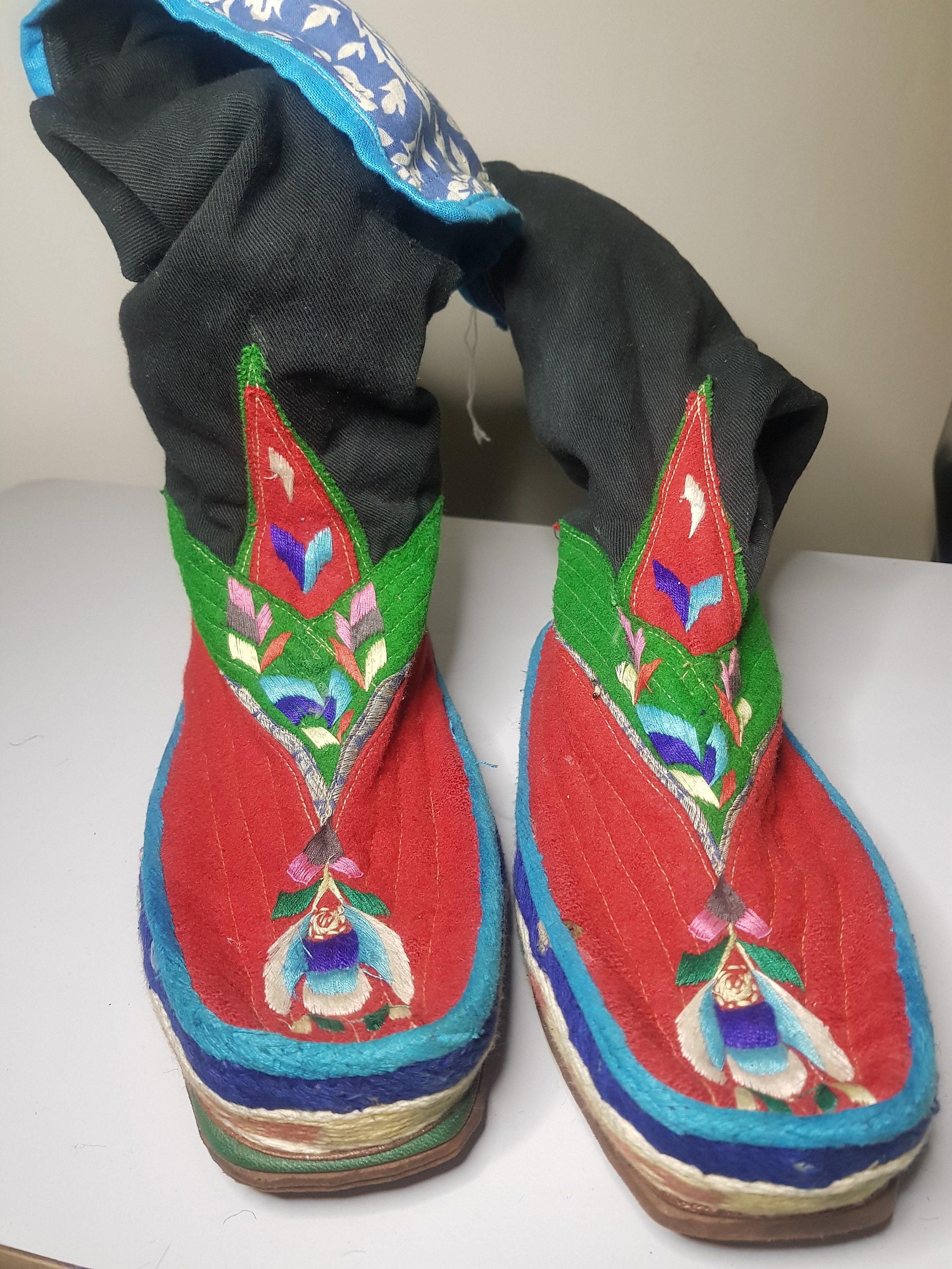 VINTAGE Boots Tibetan, Traditional Tibet Boots Collectibles Rare ...