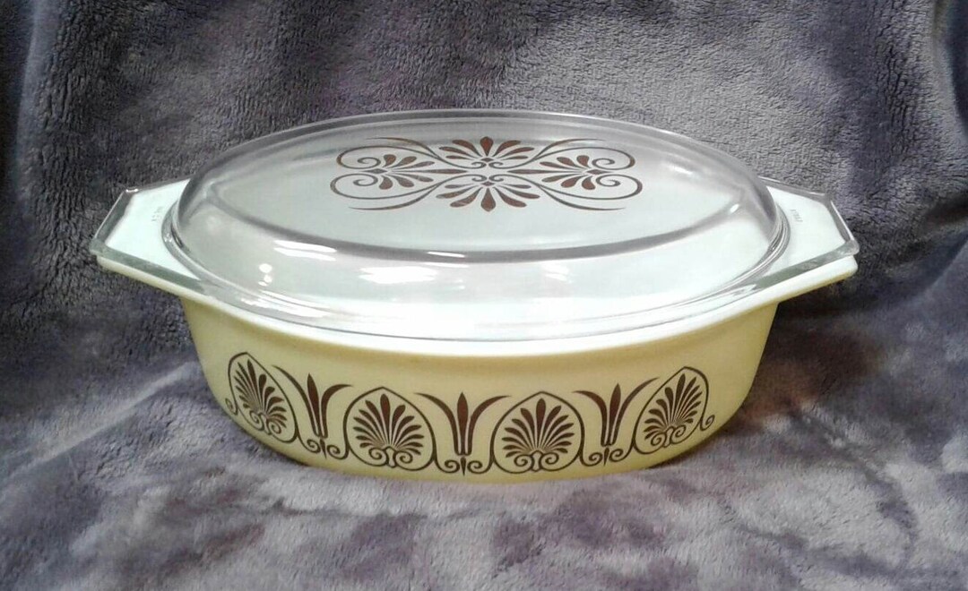 Vintage Pyrex. Golden Classic Casserole Dish. Collectible Pyrex. - Etsy