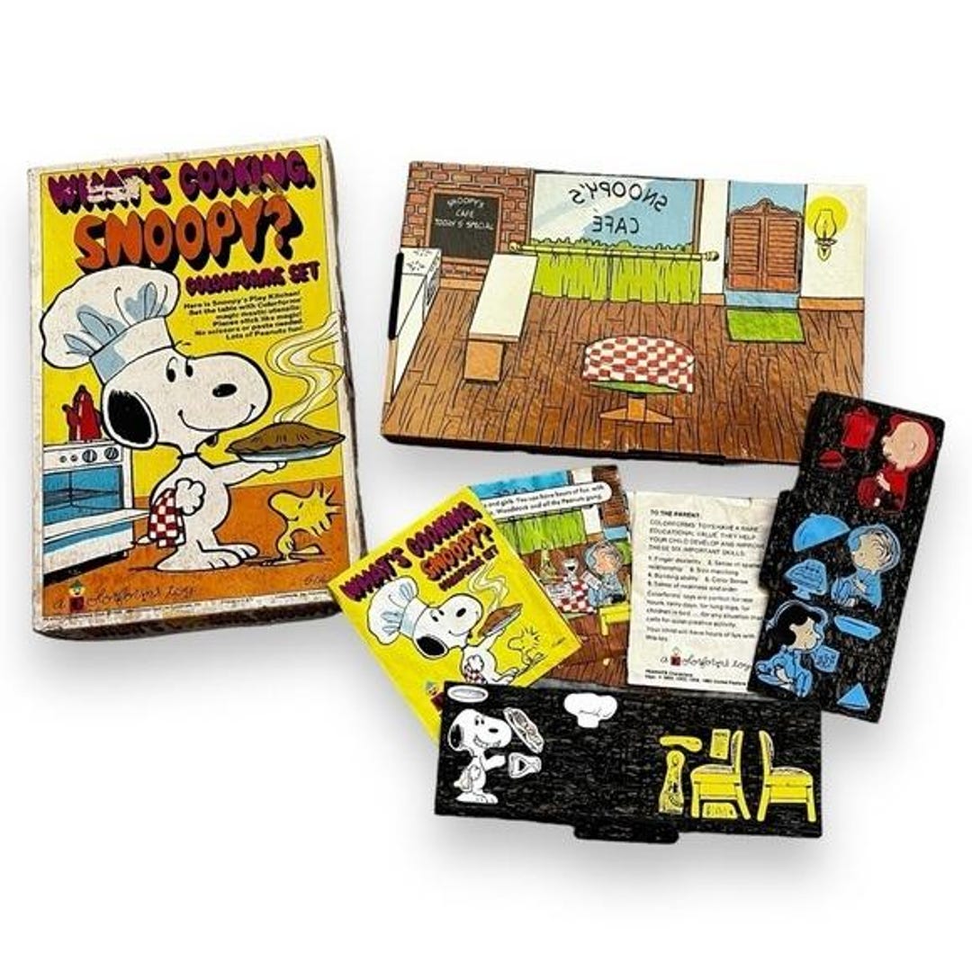 Vintage Snoopy Colorforms Play Set What’s Cooking Snoopy? Peanuts Box ...