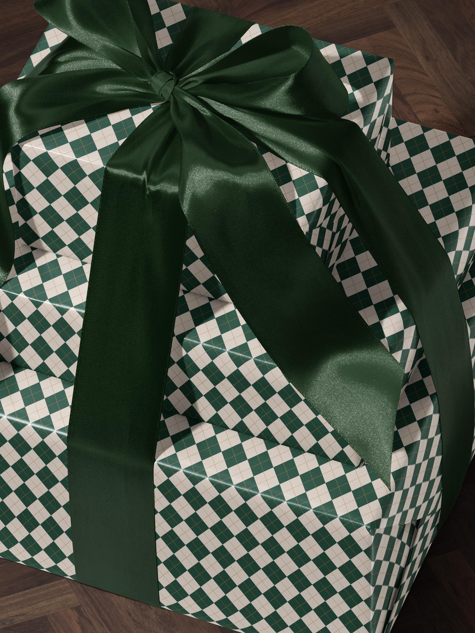 Holiday Gift Wrap Green Christmas Present Paper Traditional Gift Wrap ...