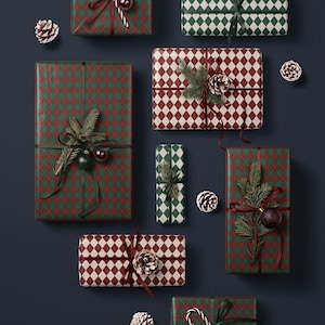 Holiday Gift Wrap Green Christmas Present Paper Traditional Gift Wrap ...