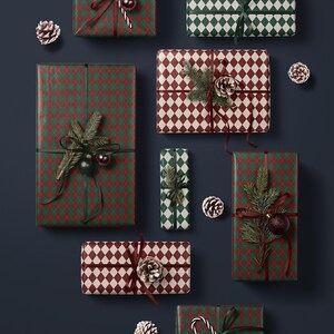 Christmas Present Wrapping Paper Red and Green Paper Holiday Gift Wrap ...
