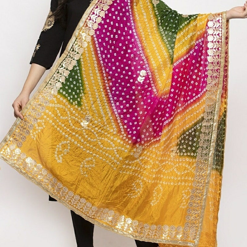 Bandhani dupatta with mirror - Etsy.de