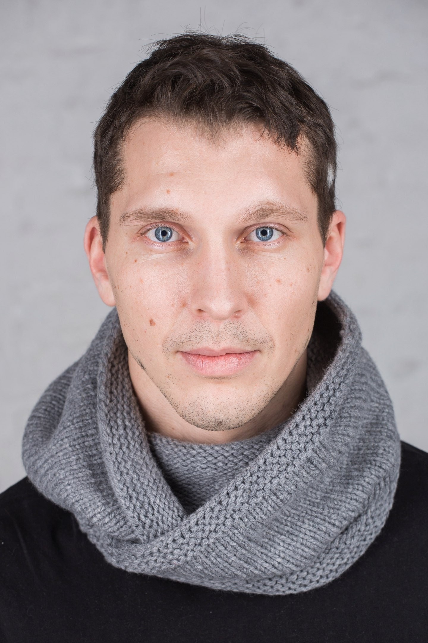 How To Wear An Infinity Scarf Men