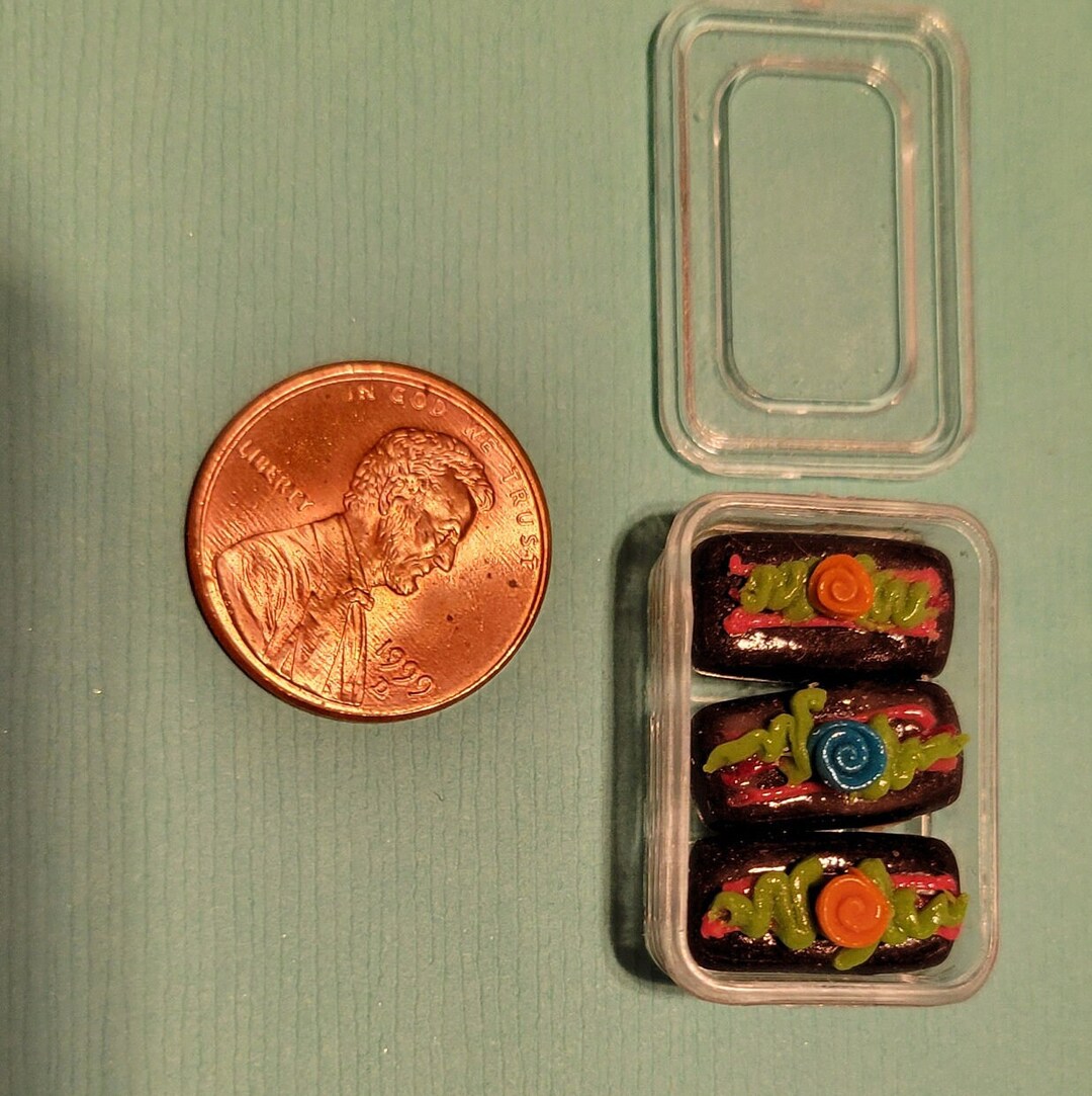 3 Eclairs in a Plastic Container - Etsy