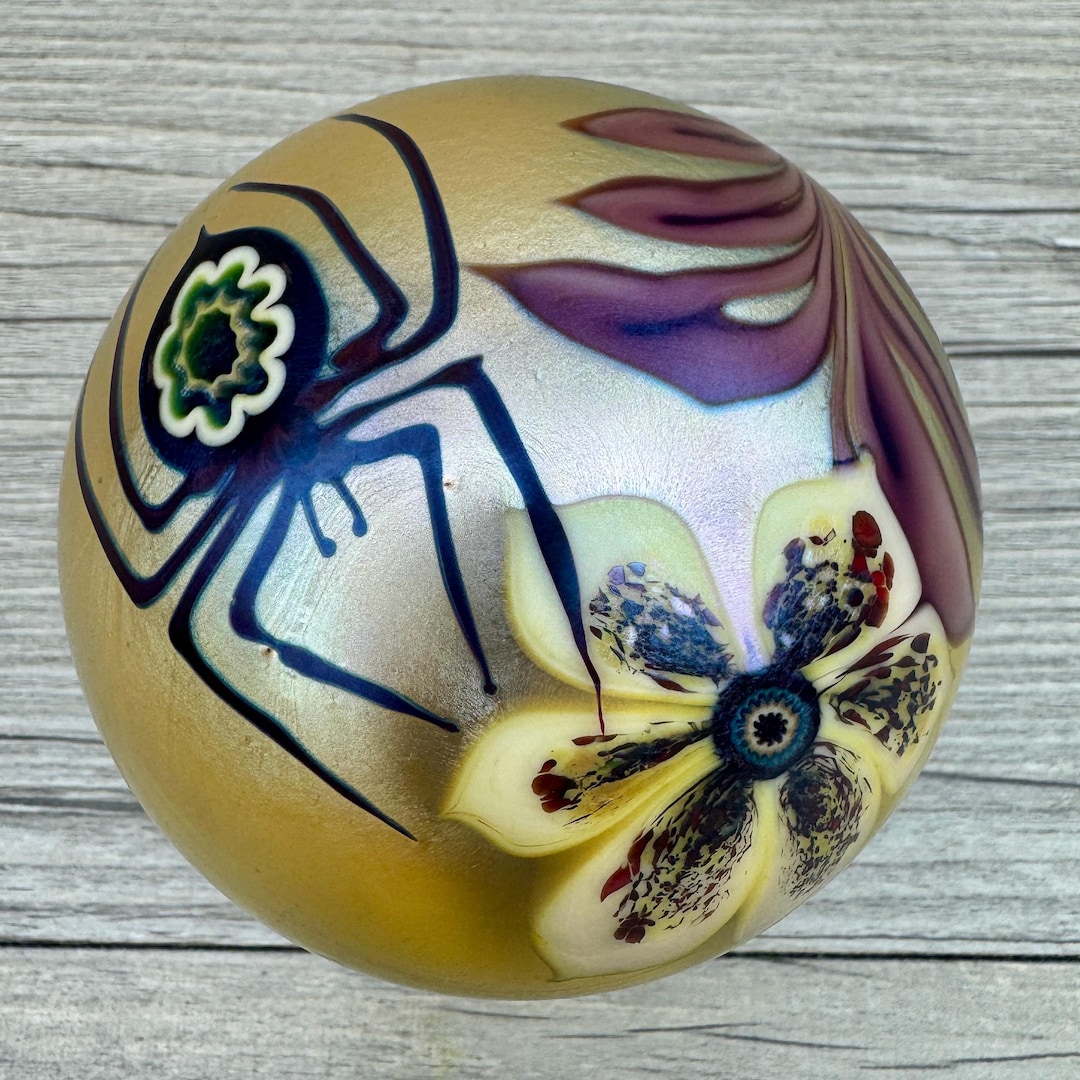 Orient & Flume Iridescent Spider Flower Pulled Leaf Art Glass ...