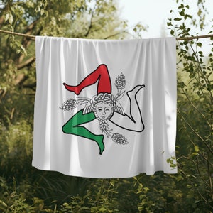 Sicilian Trinacria Art: Italian Flag, Sicily Medusa Design (digital ...