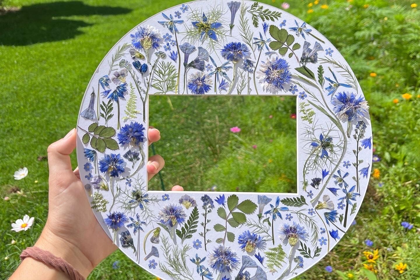Blue Wild Flowers & Fern Circular Photo Frame - Etsy
